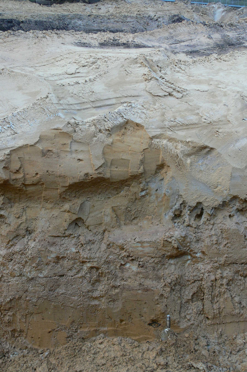 Een detail van de vorige uitsnede. In het midden de waterverzadigde ...